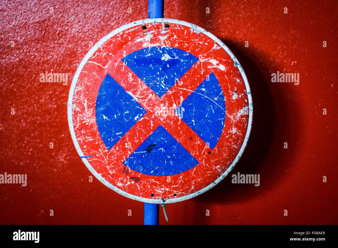 Red circle road sign hi-res stock photography and images - Alamy
