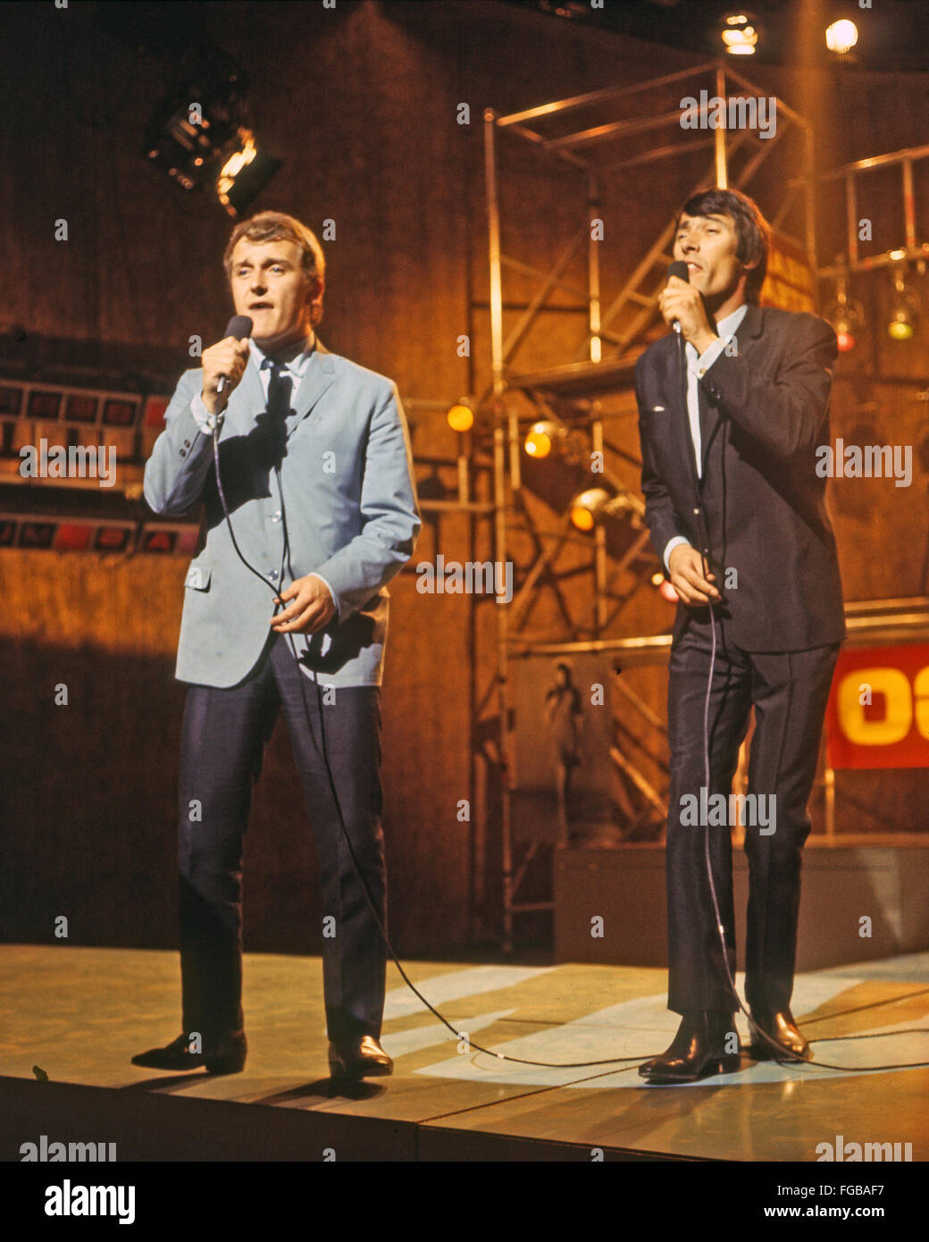 DAVID & JONATHAN English pop duo in 1966 with Roger Greenaway at left ...