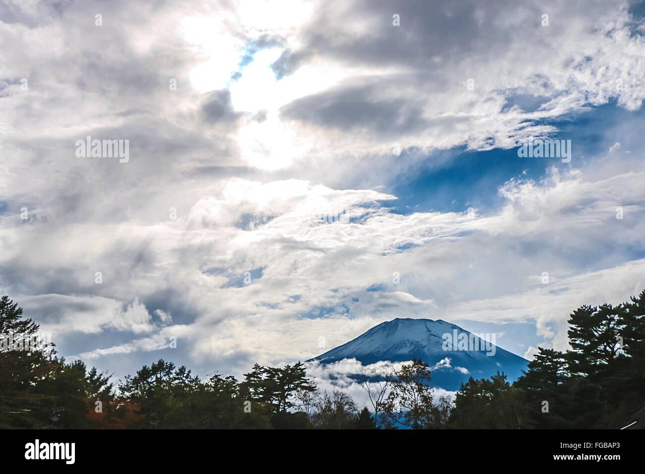 Cloudy mount fuji hi-res stock photography and images - Alamy