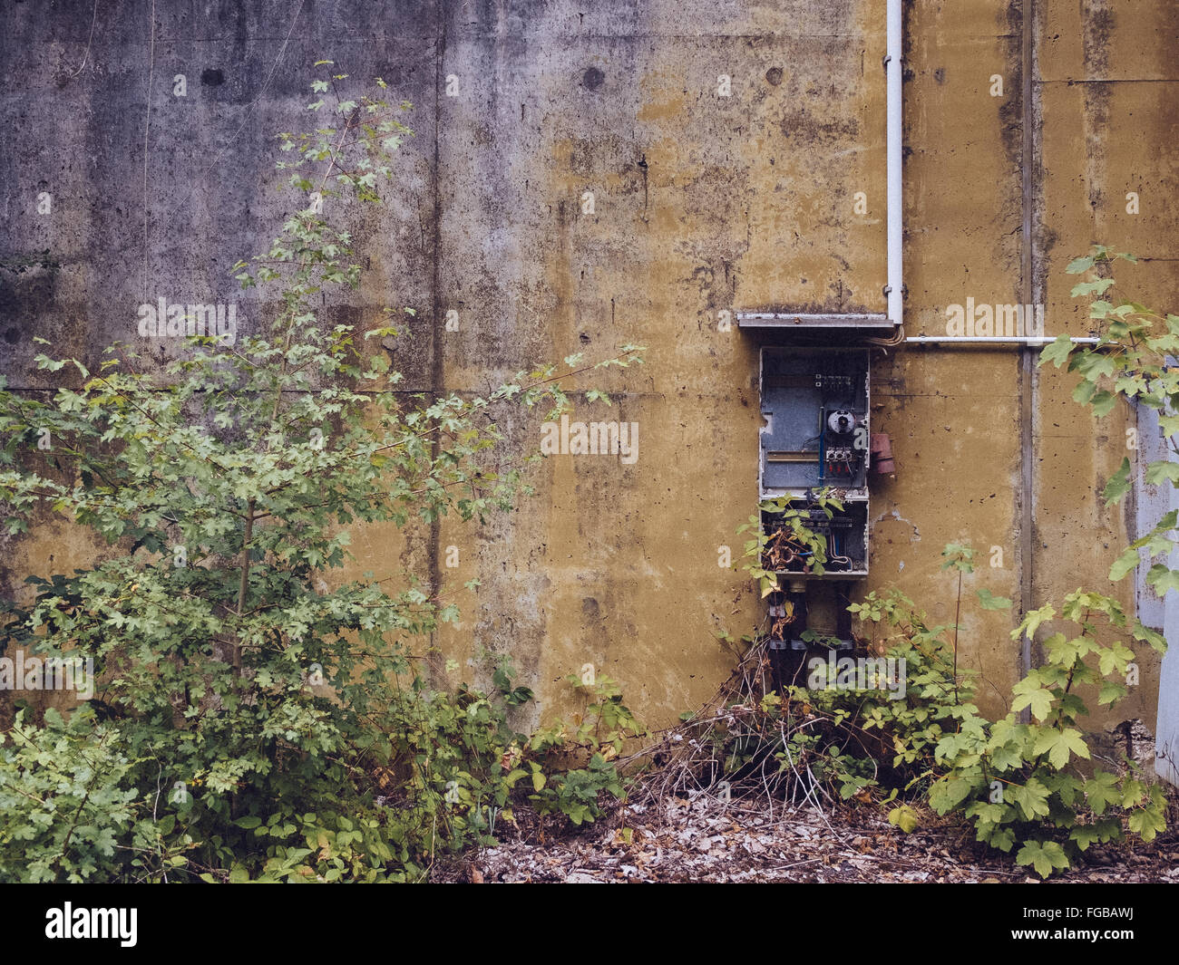 Electric damaged hi-res stock photography and images - Alamy