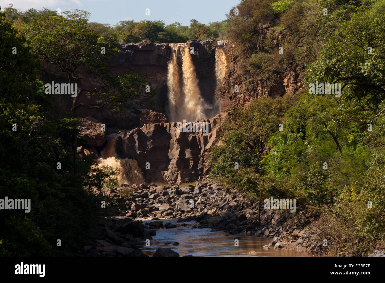Waterfall water cliff hi-res stock photography and images - Alamy
