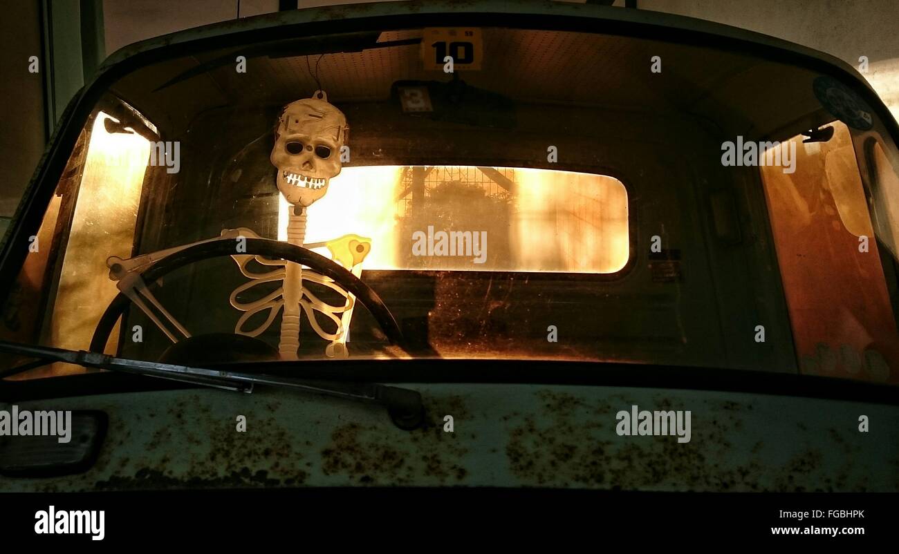 Skeleton in car hi-res stock photography and images - Alamy