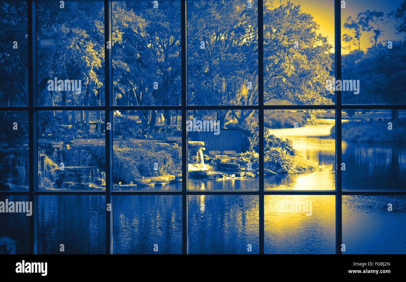 Sunlight through water glass hi-res stock photography and images - Alamy