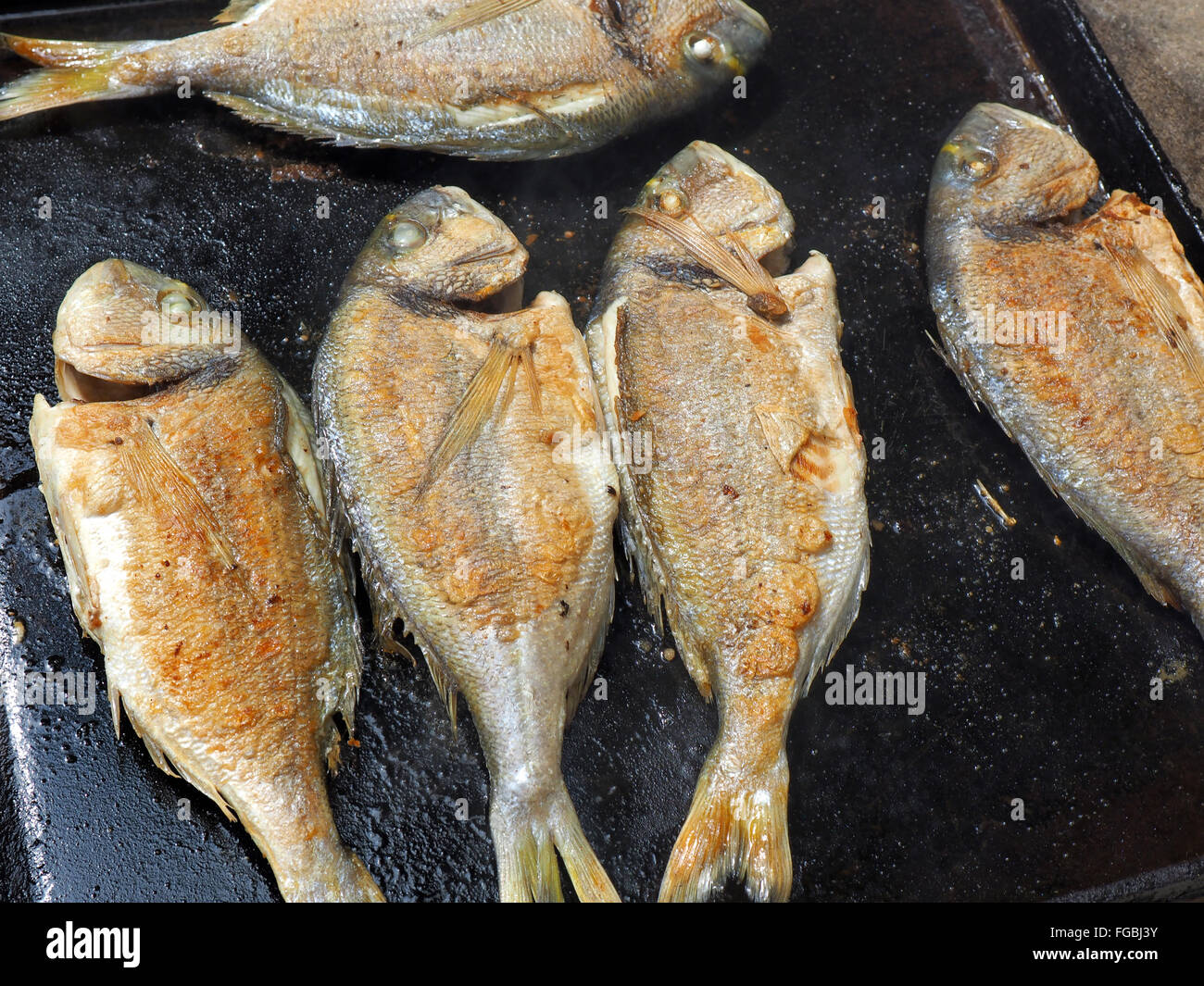 Fresh whole fish hi-res stock photography and images - Alamy