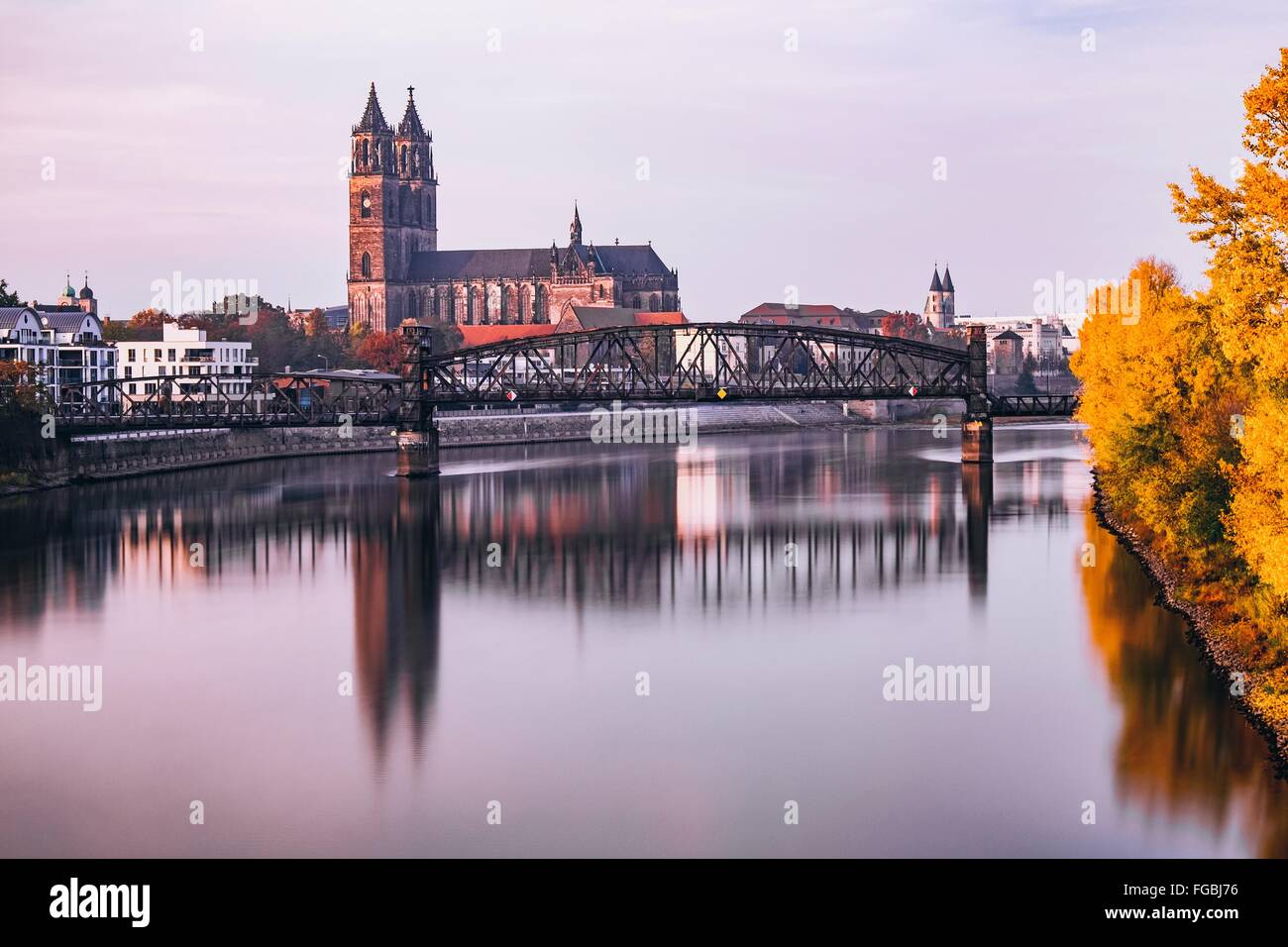 Sky over buildings architecture hi-res stock photography and images - Alamy