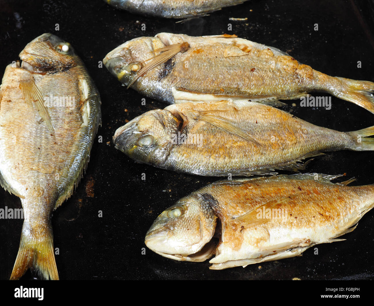 Fresh whole fish hi-res stock photography and images - Alamy