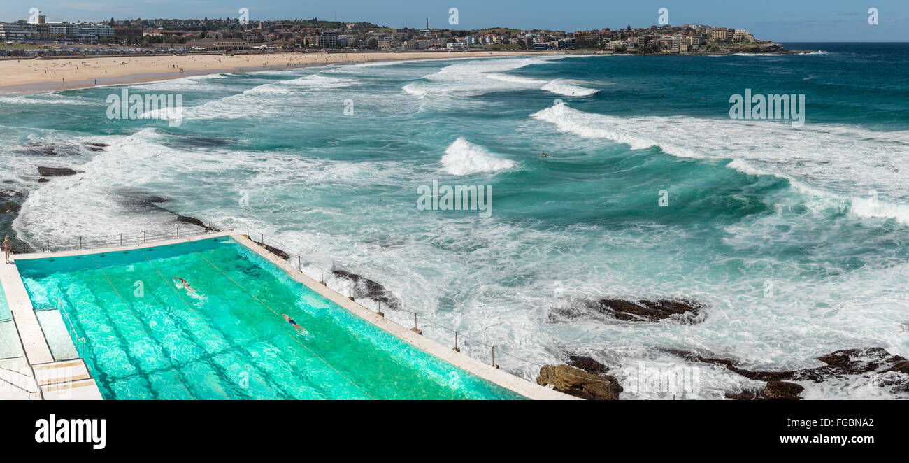 Sunbathing in swimming pool hi-res stock photography and images - Alamy