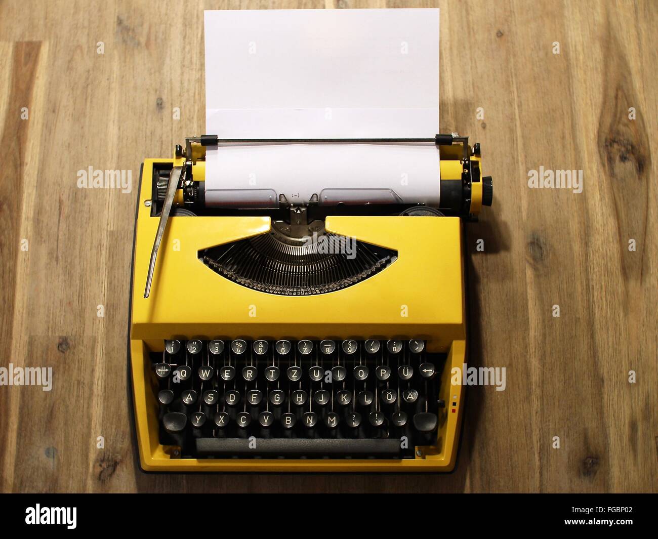 By the typewriter hi-res stock photography and images - Alamy