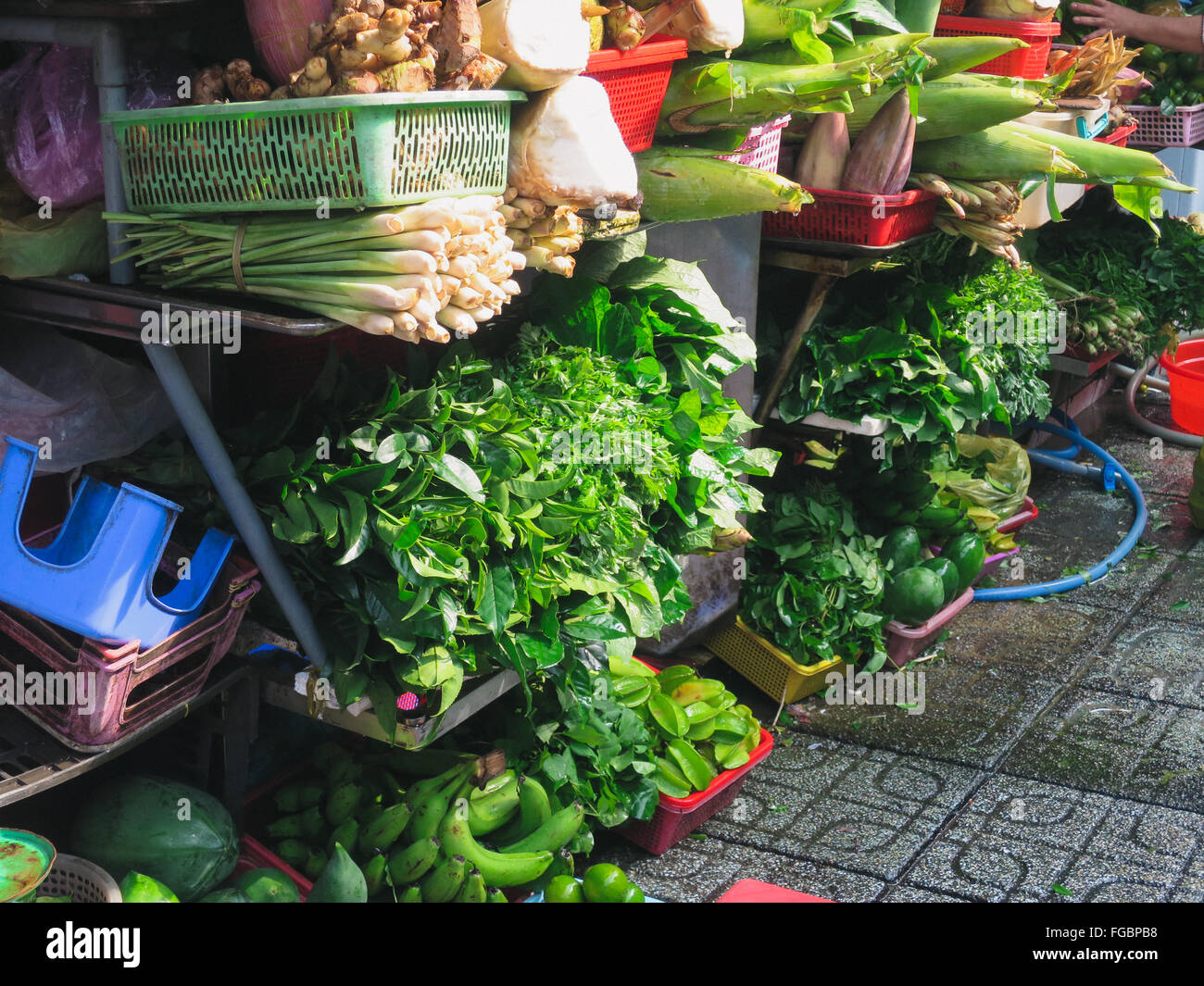 Market stall display of vegetables hi-res stock photography and images ...