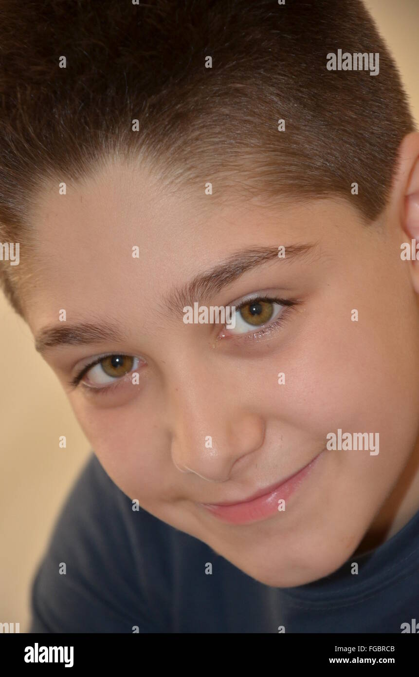 Boy with brown eyes hi-res stock photography and images - Alamy