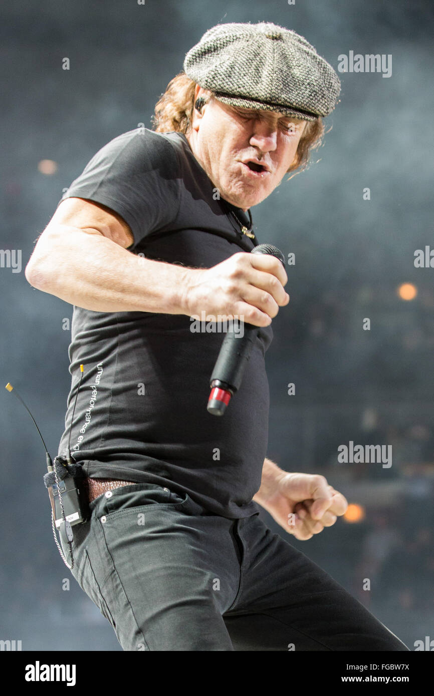 Chicago, Illinois, USA. 17th Feb, 2016. Singer BRIAN JOHNSON of AC/DC ...