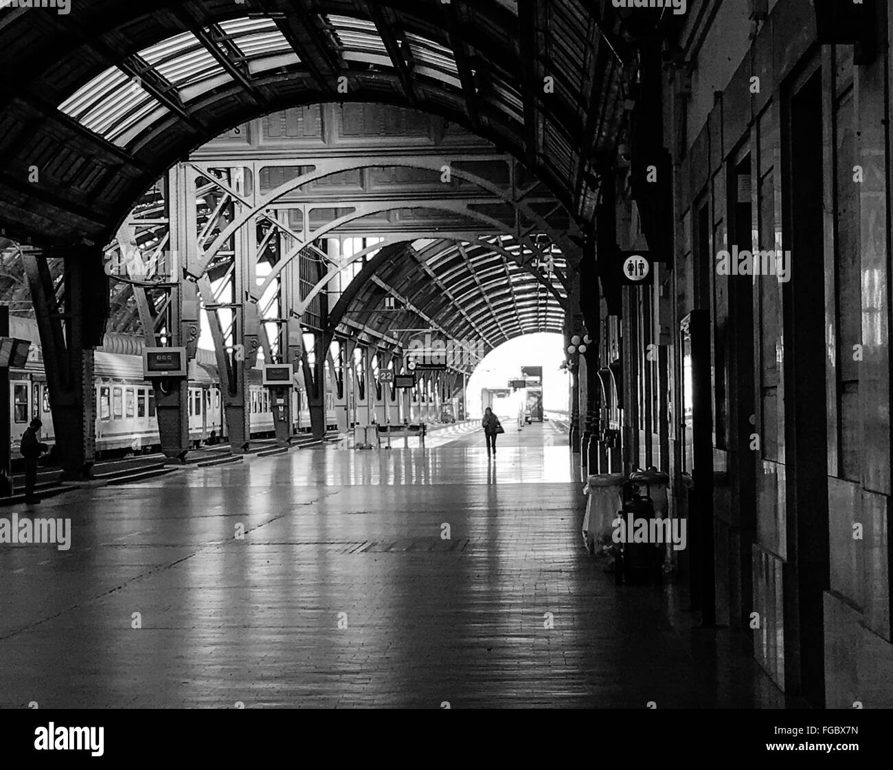 Milan station interior hi-res stock photography and images - Alamy