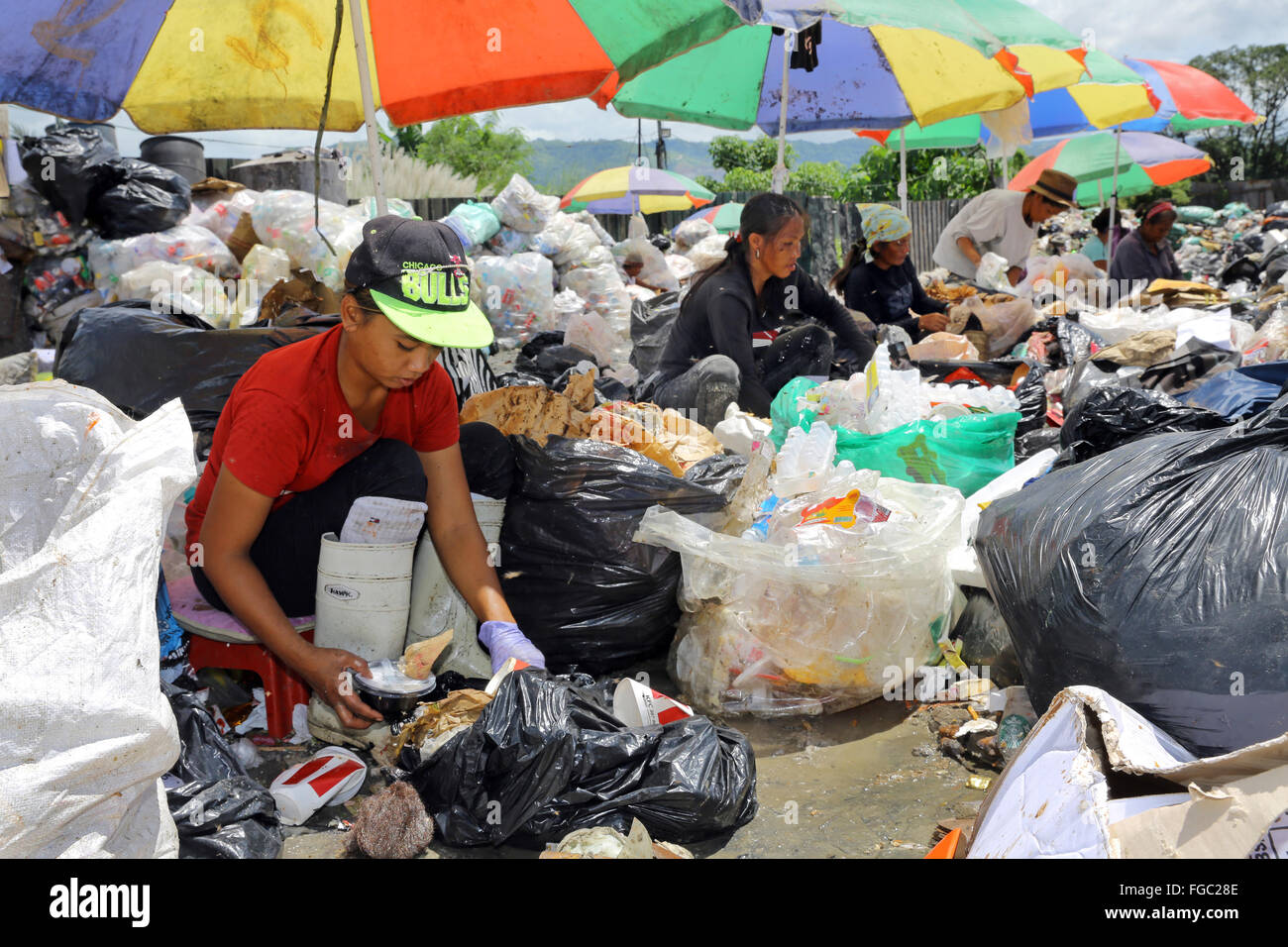 Garbage mountain philippines hi-res stock photography and images - Alamy