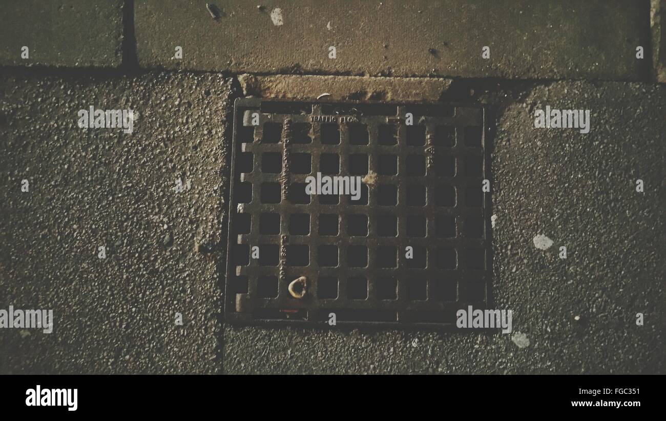 Manhole covering hi-res stock photography and images - Alamy