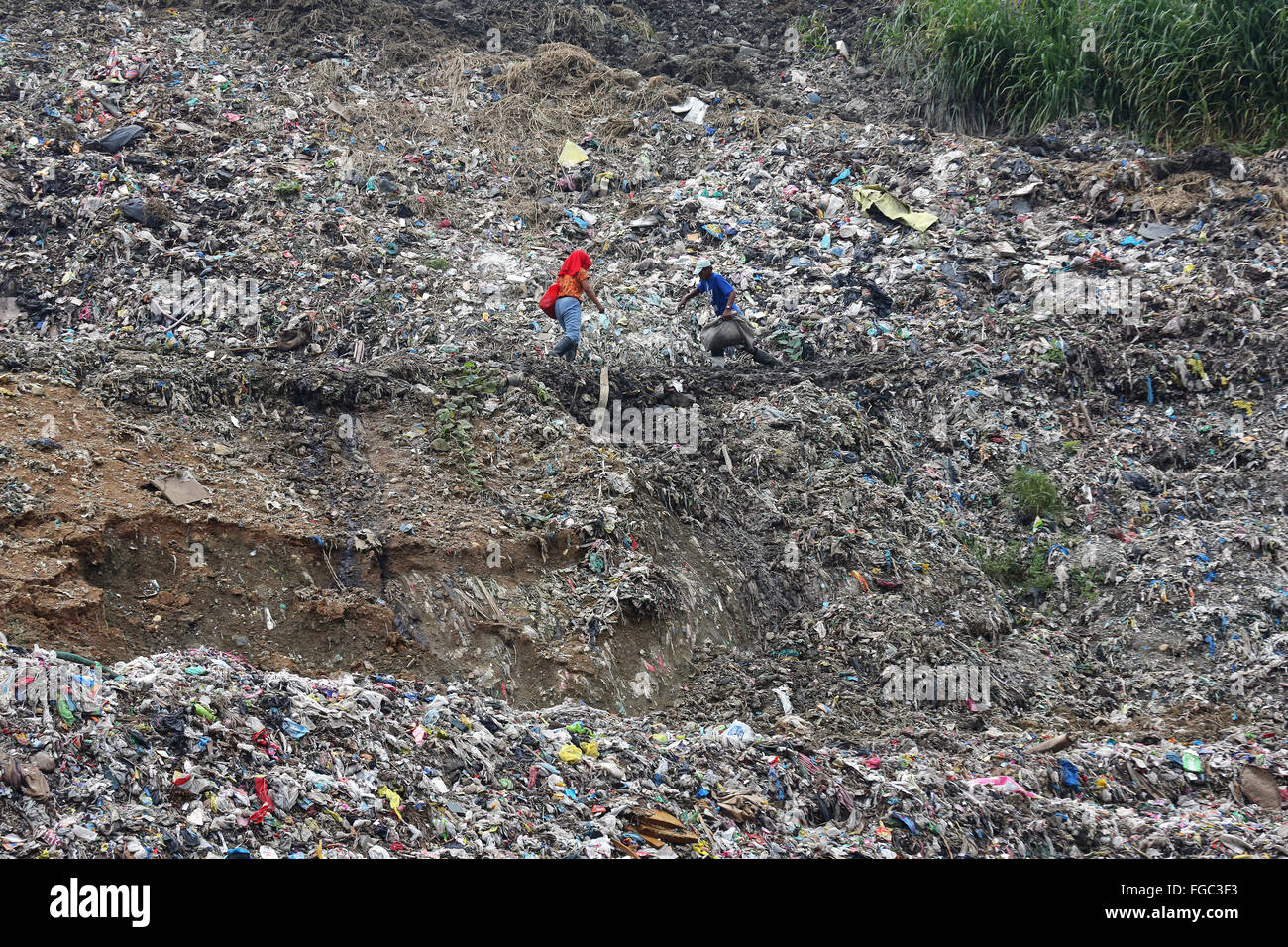 Landfill site machinery hi-res stock photography and images - Alamy