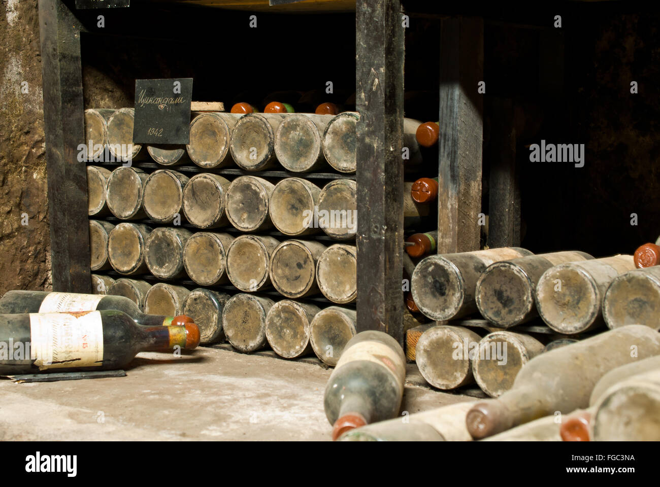 Stack of glass hi-res stock photography and images - Alamy
