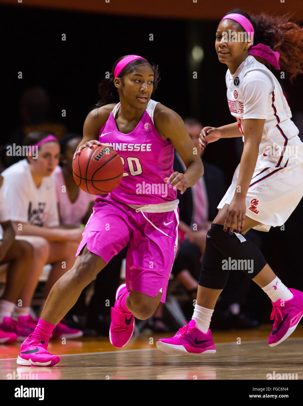 February 18, 2016: Te'a Cooper #20 of the Tennessee Lady Volunteers ...