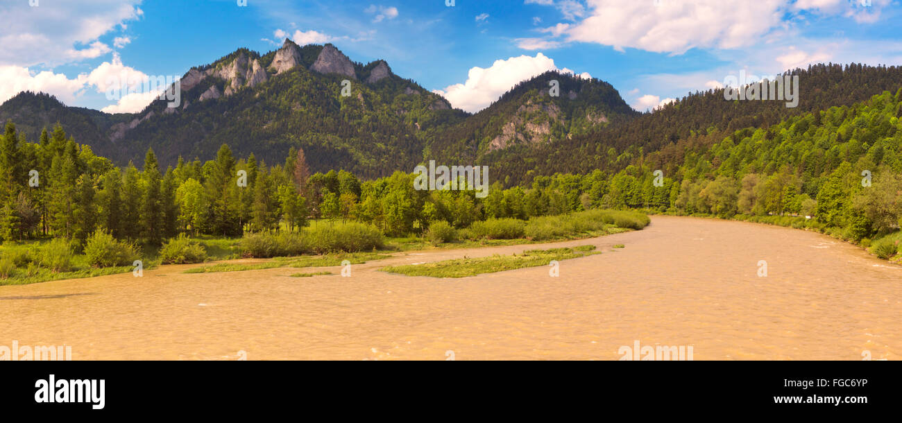 The Dunajec River and Pieniny Mountains on the Polish / Slovakian ...