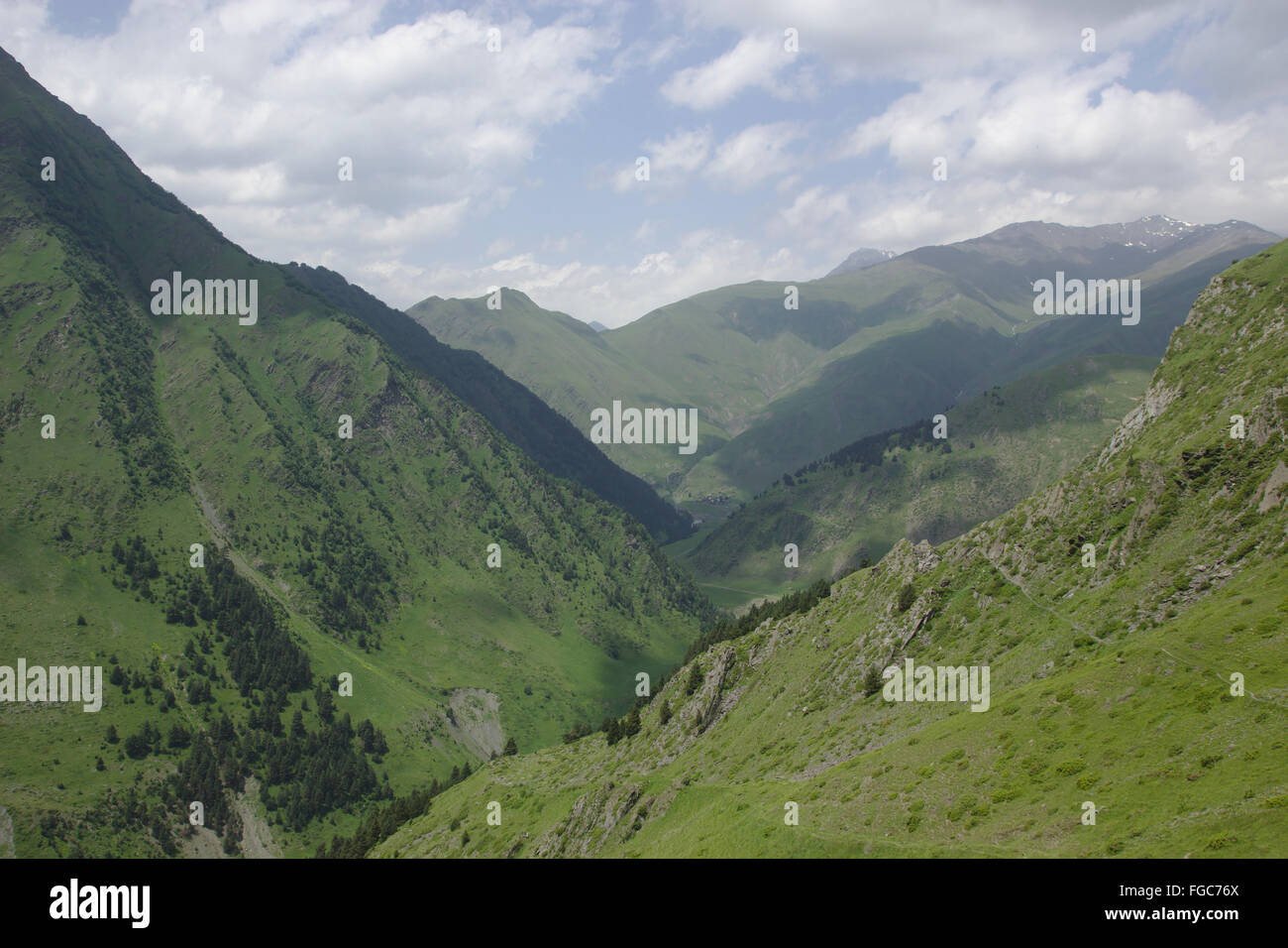 Valley of Pirikiti Alazani River between Dartlo and Chesho, Tusheti ...