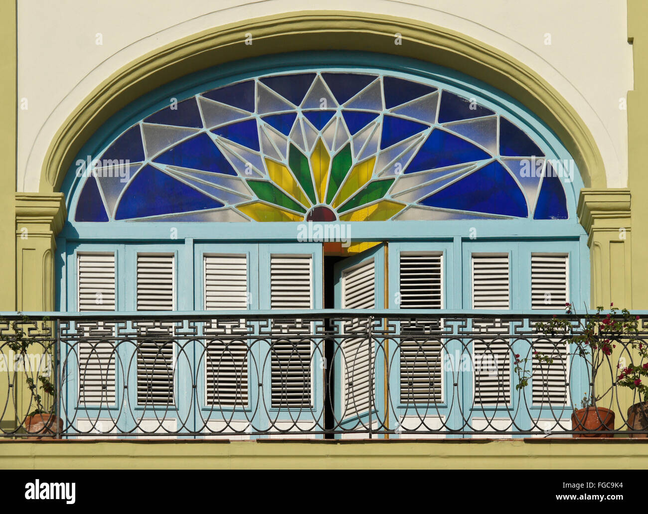 Havana cuba stained glass windows hi-res stock photography and images ...