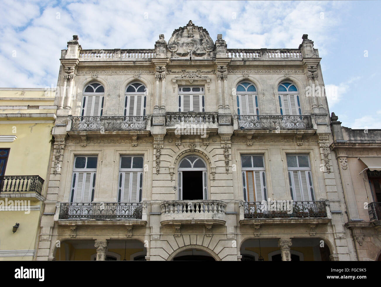 Old building in Havana, Cuba Stock Photo - Alamy