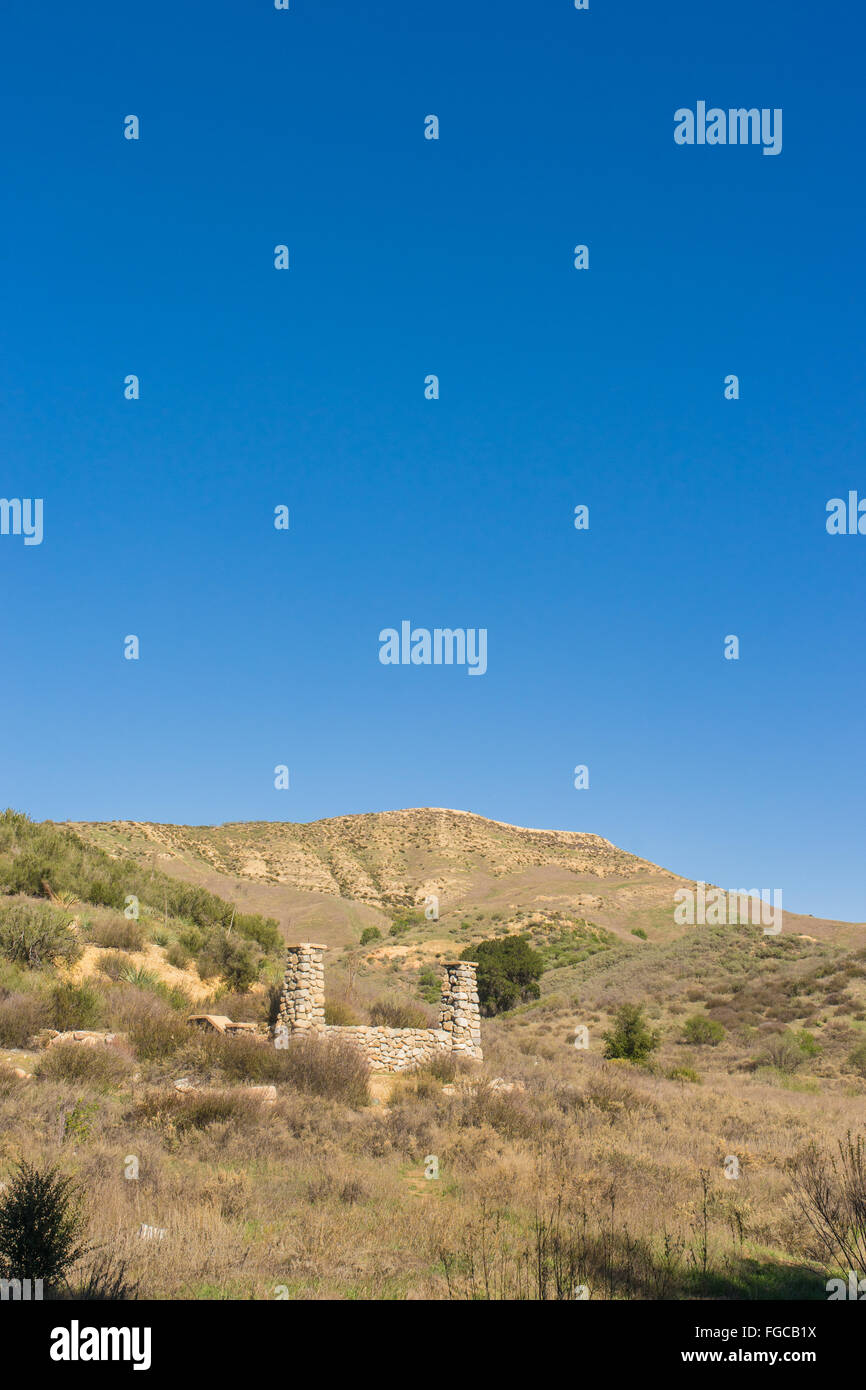 Ranch ruins hi-res stock photography and images - Alamy