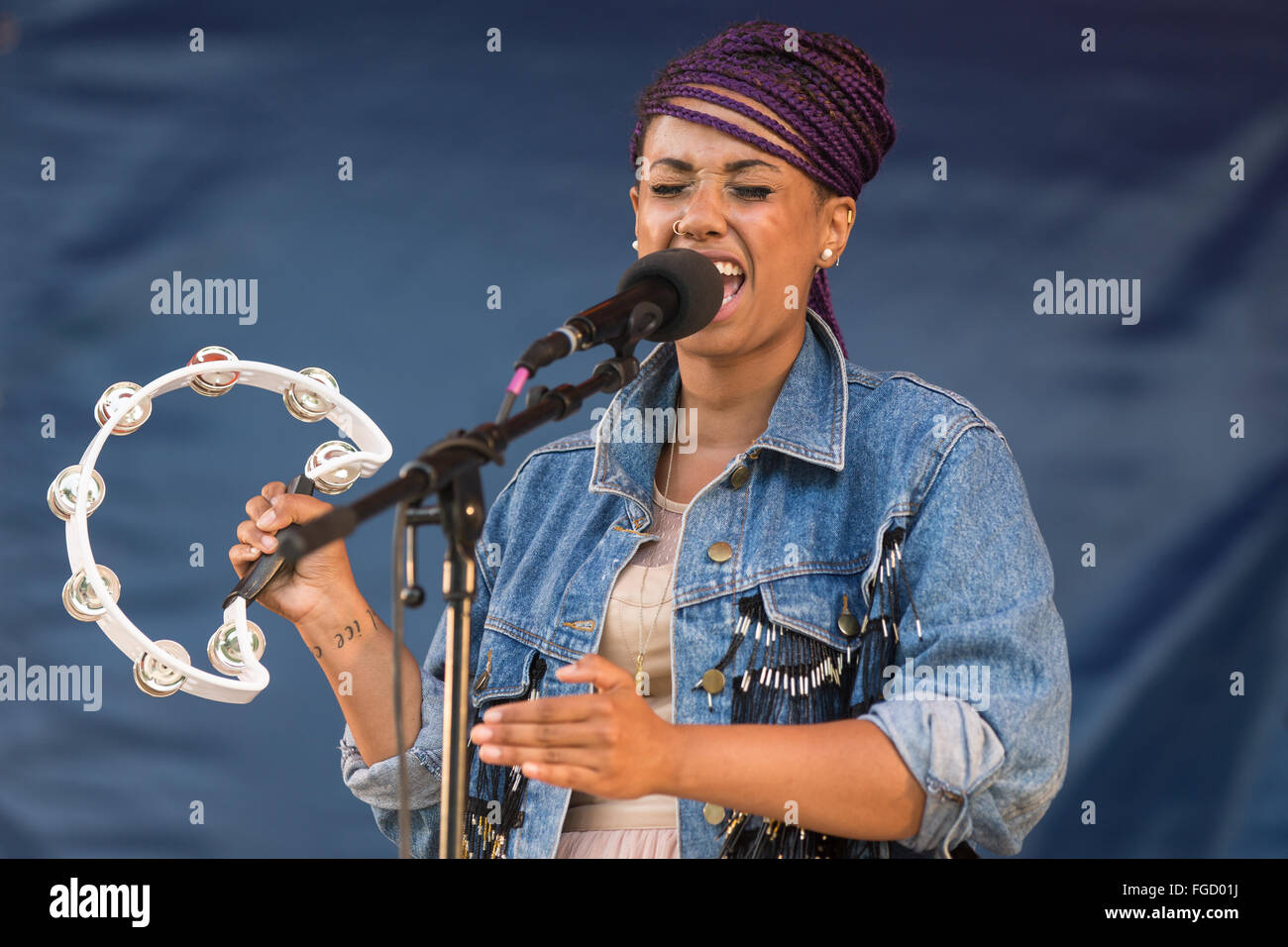 Schwarze sangerin hi-res stock photography and images - Alamy