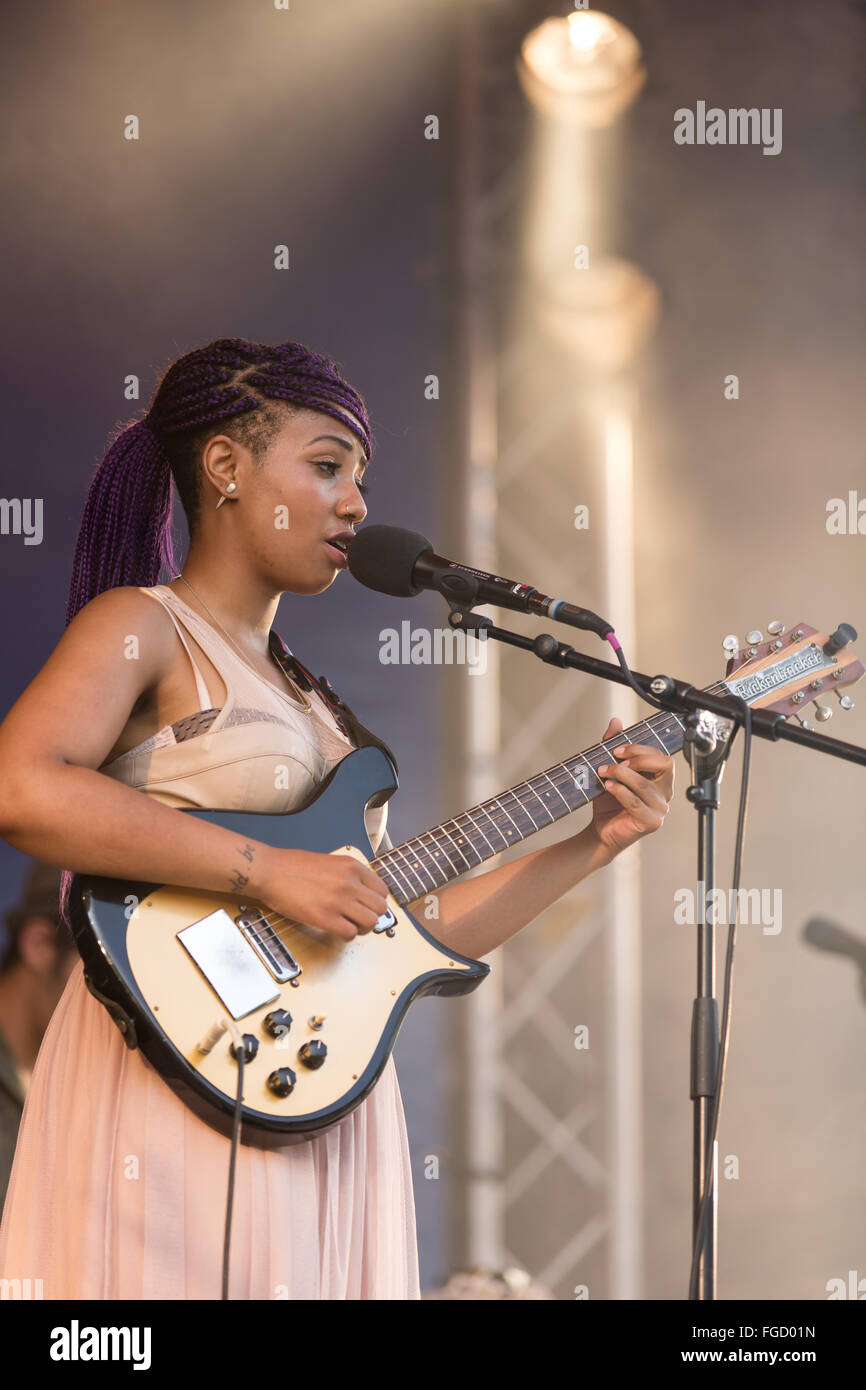 Schwarze sangerin hi-res stock photography and images - Alamy