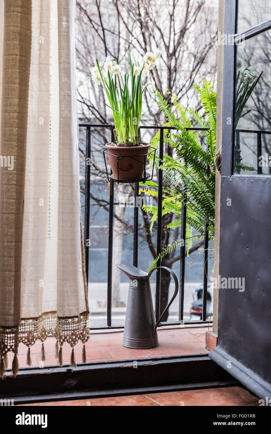 Open balcony hi-res stock photography and images - Alamy