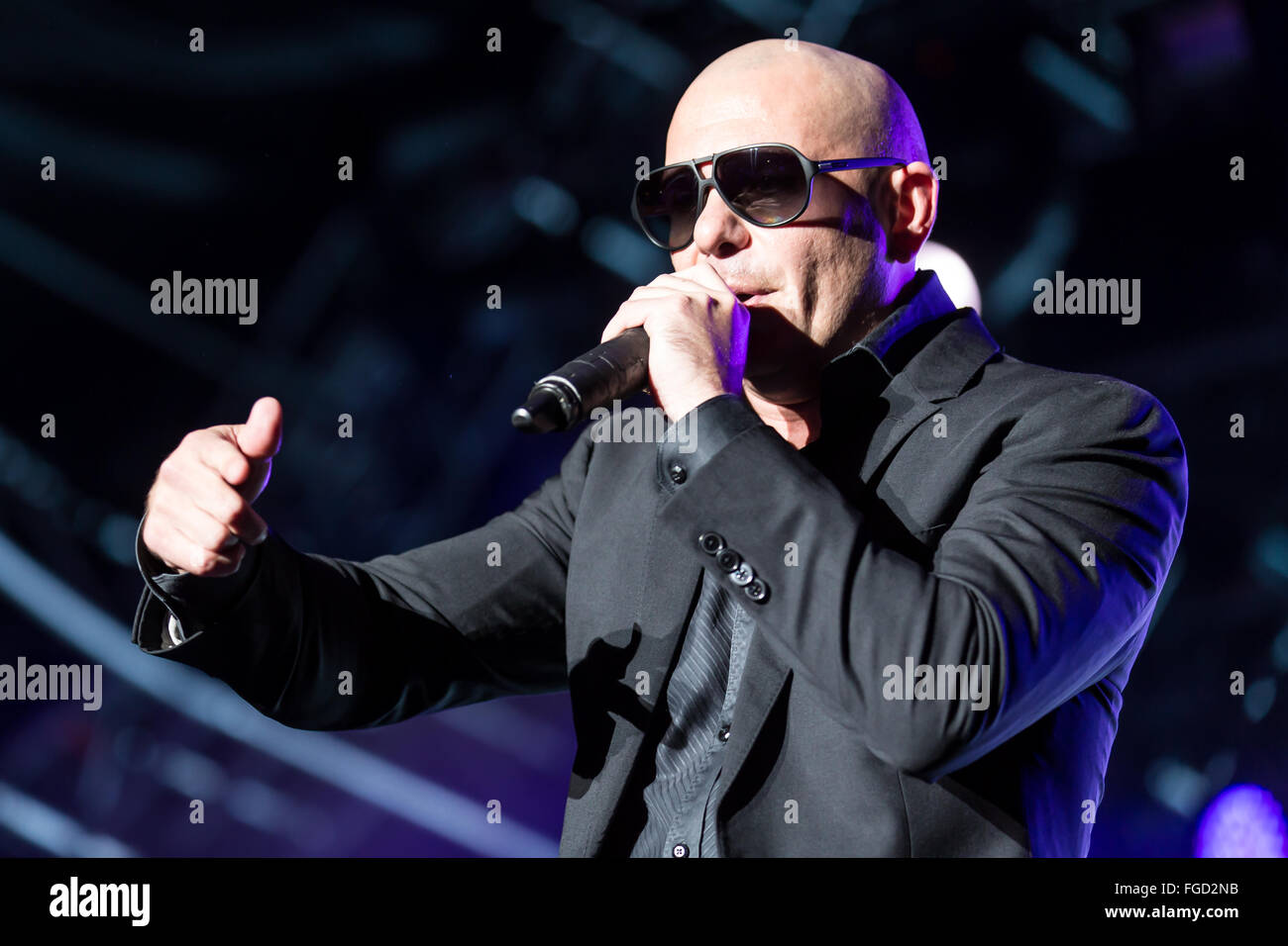 Pitbull rapper hi-res stock photography and images - Alamy