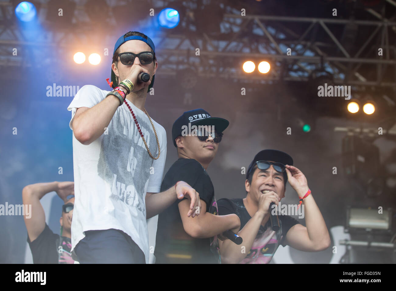 Show to the left of hi-res stock photography and images - Alamy