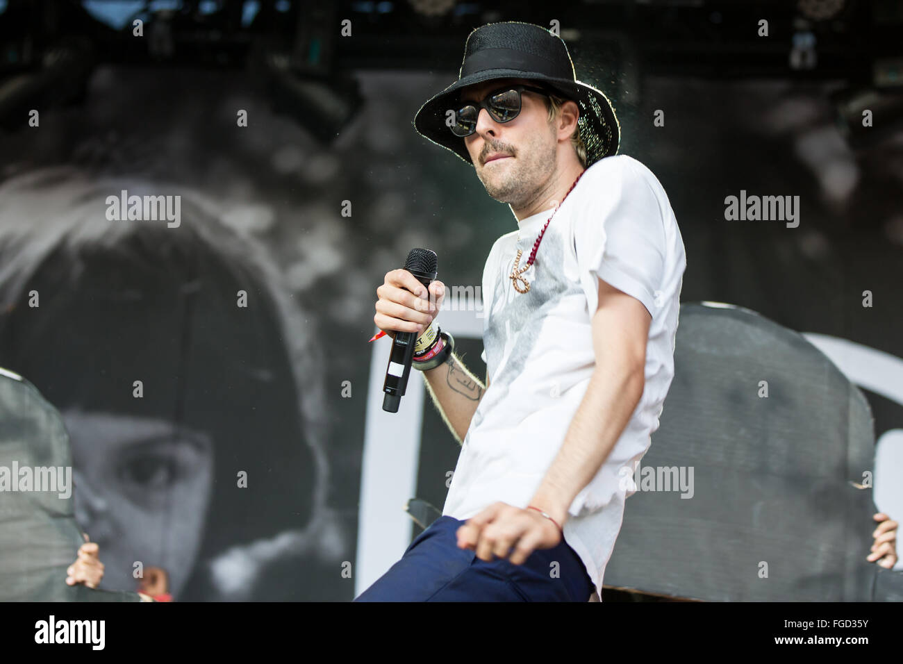 Rapper boy hi-res stock photography and images - Alamy