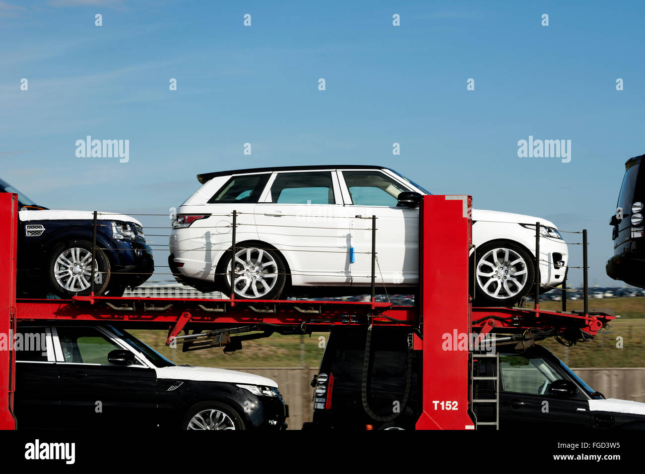 Car transporter side view hi-res stock photography and images - Alamy