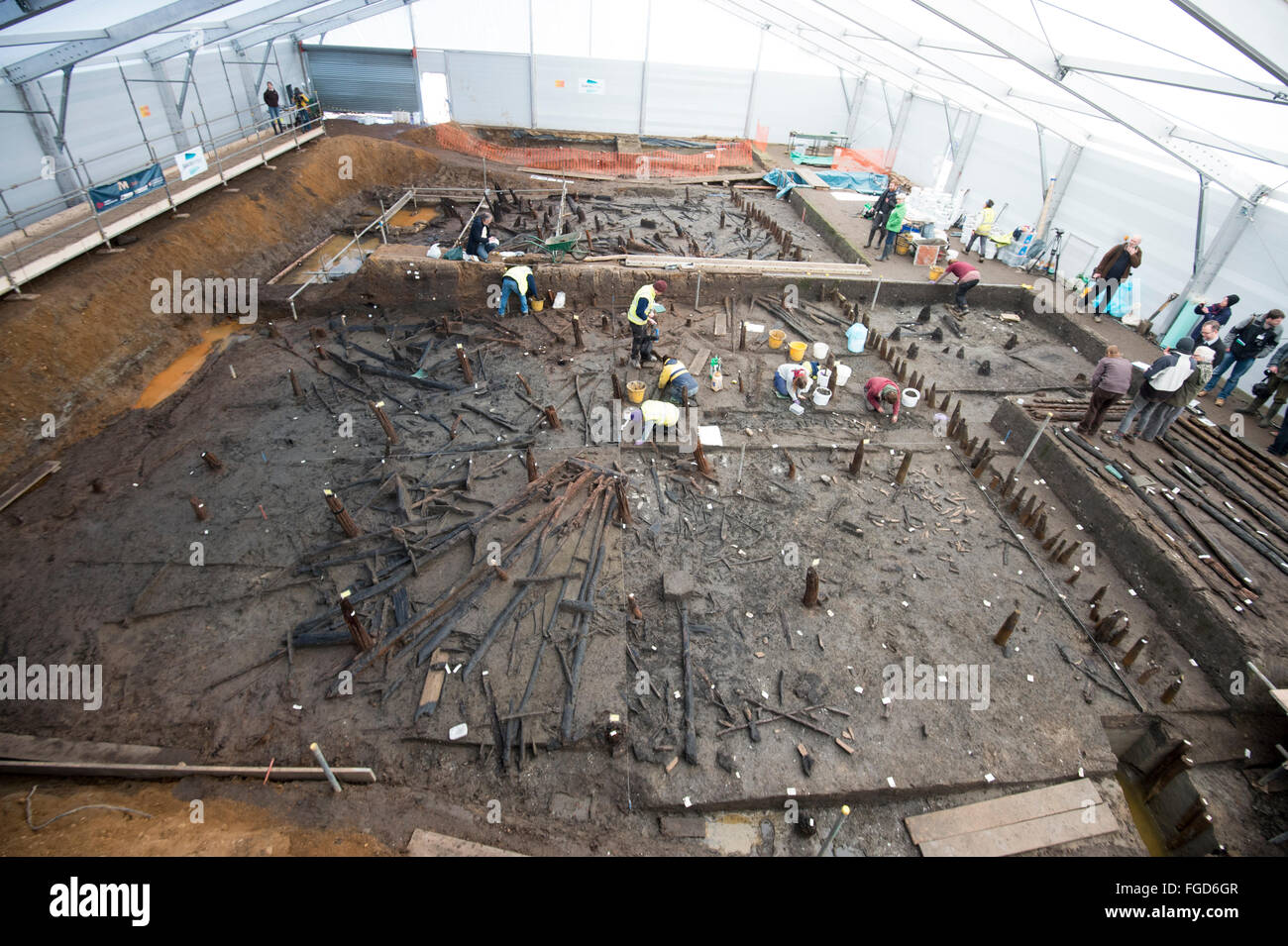 Archaeologists have uncovered a 3000 year old Bronze Age wheel at Must ...