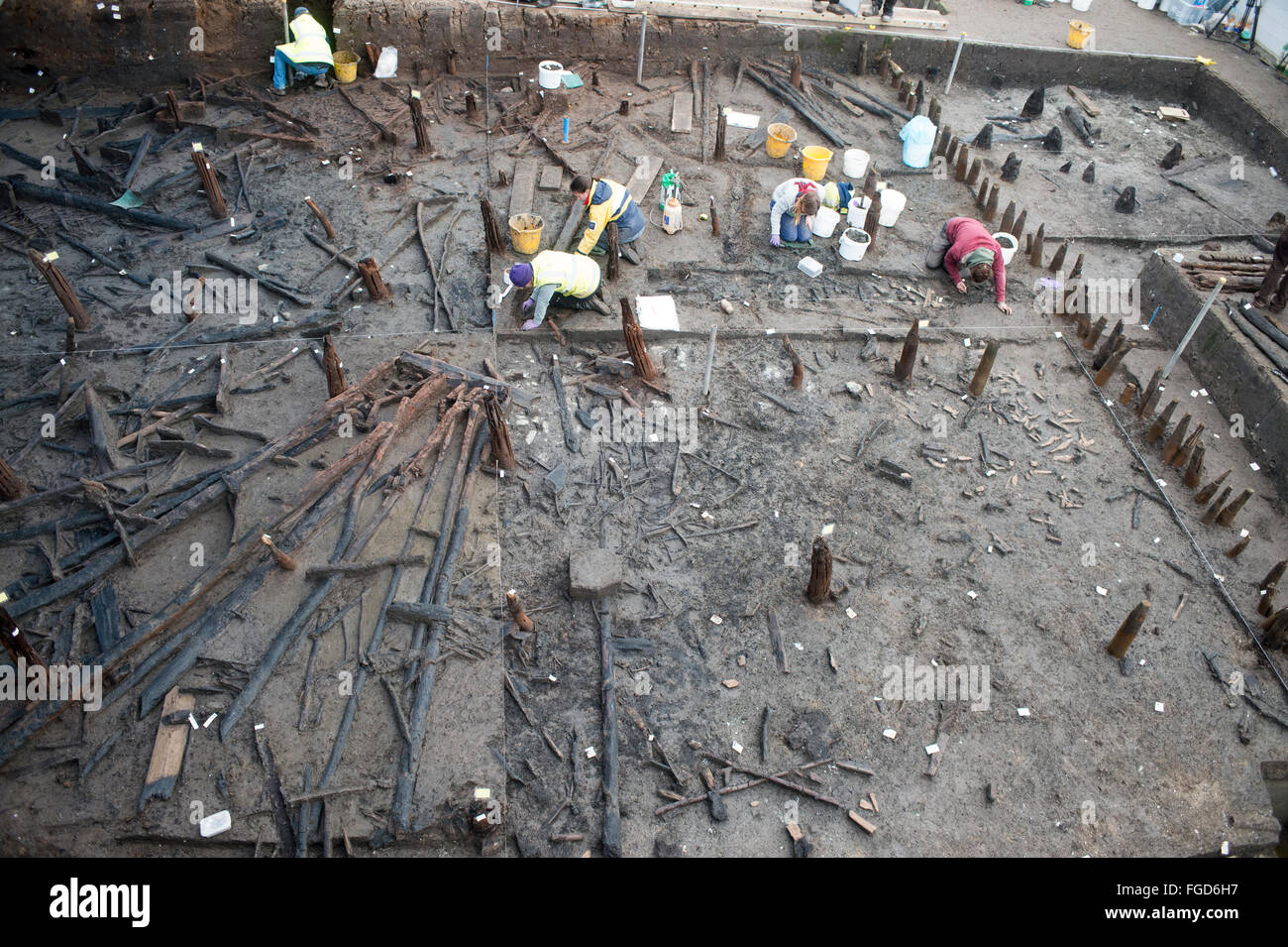 Archaeologists have uncovered a 3000 year old Bronze Age wheel at Must ...