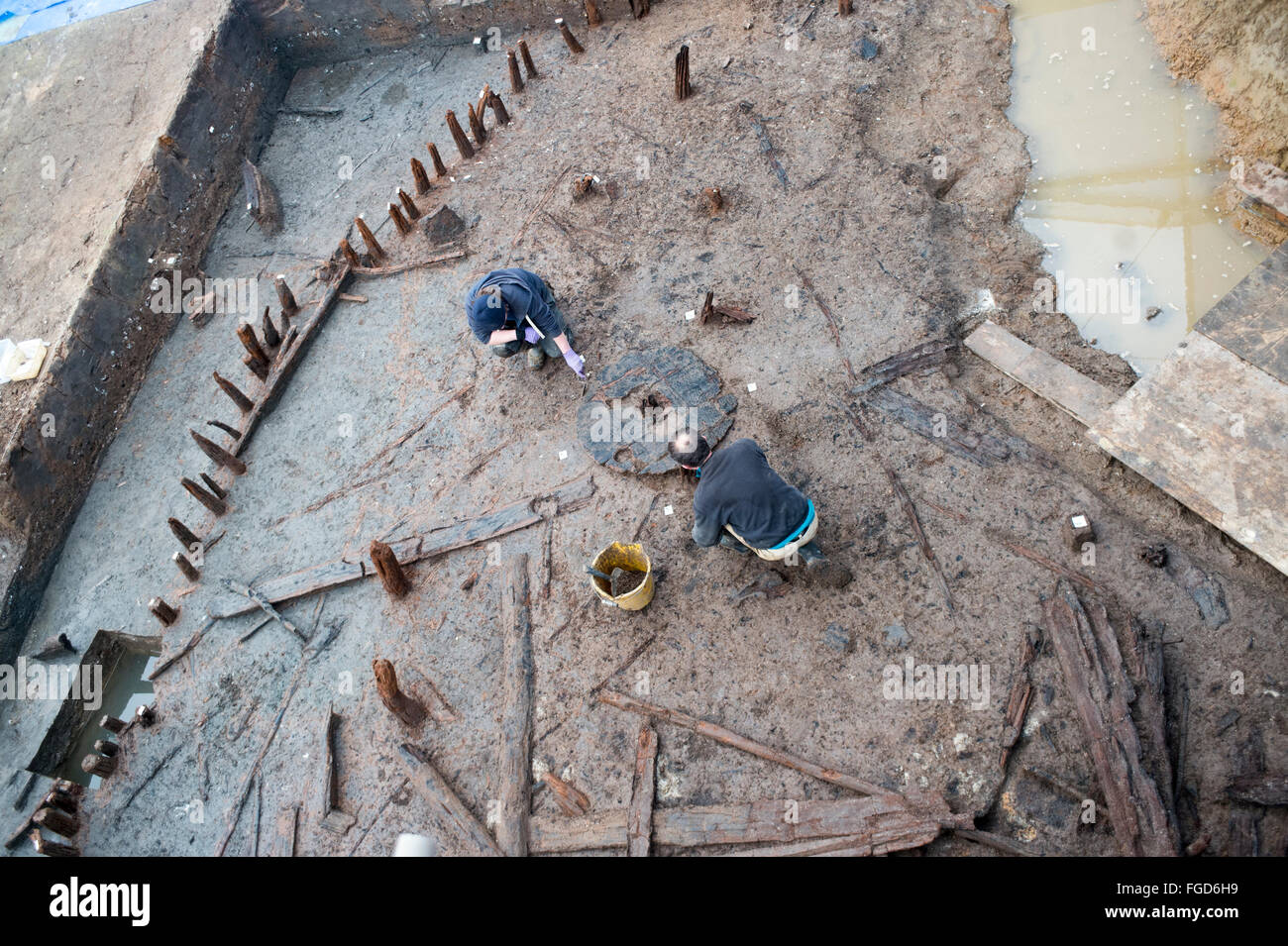 Archaeologists have uncovered a 3000 year old Bronze Age wheel at Must ...