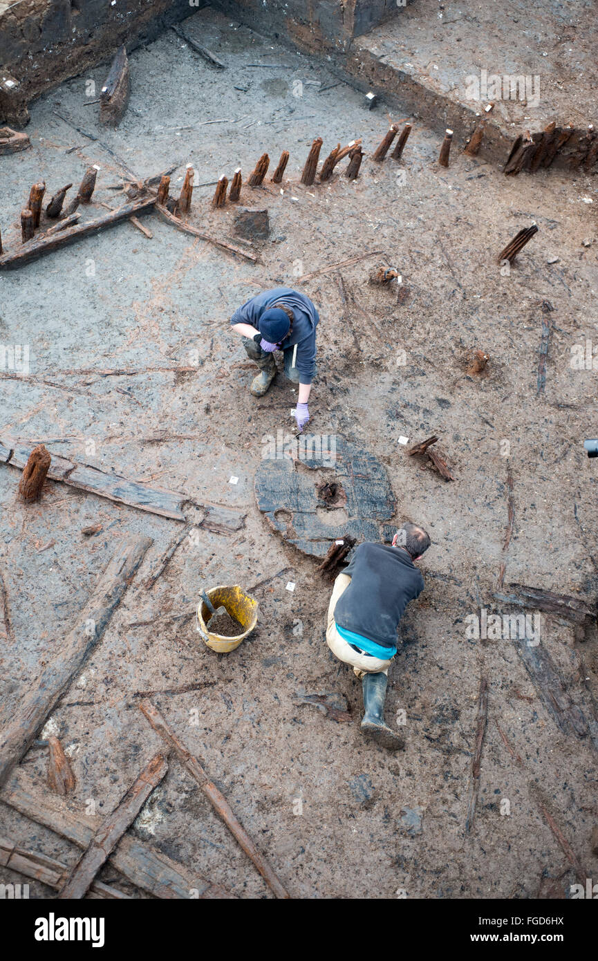 Archaeologists have uncovered a 3000 year old Bronze Age wheel at Must ...