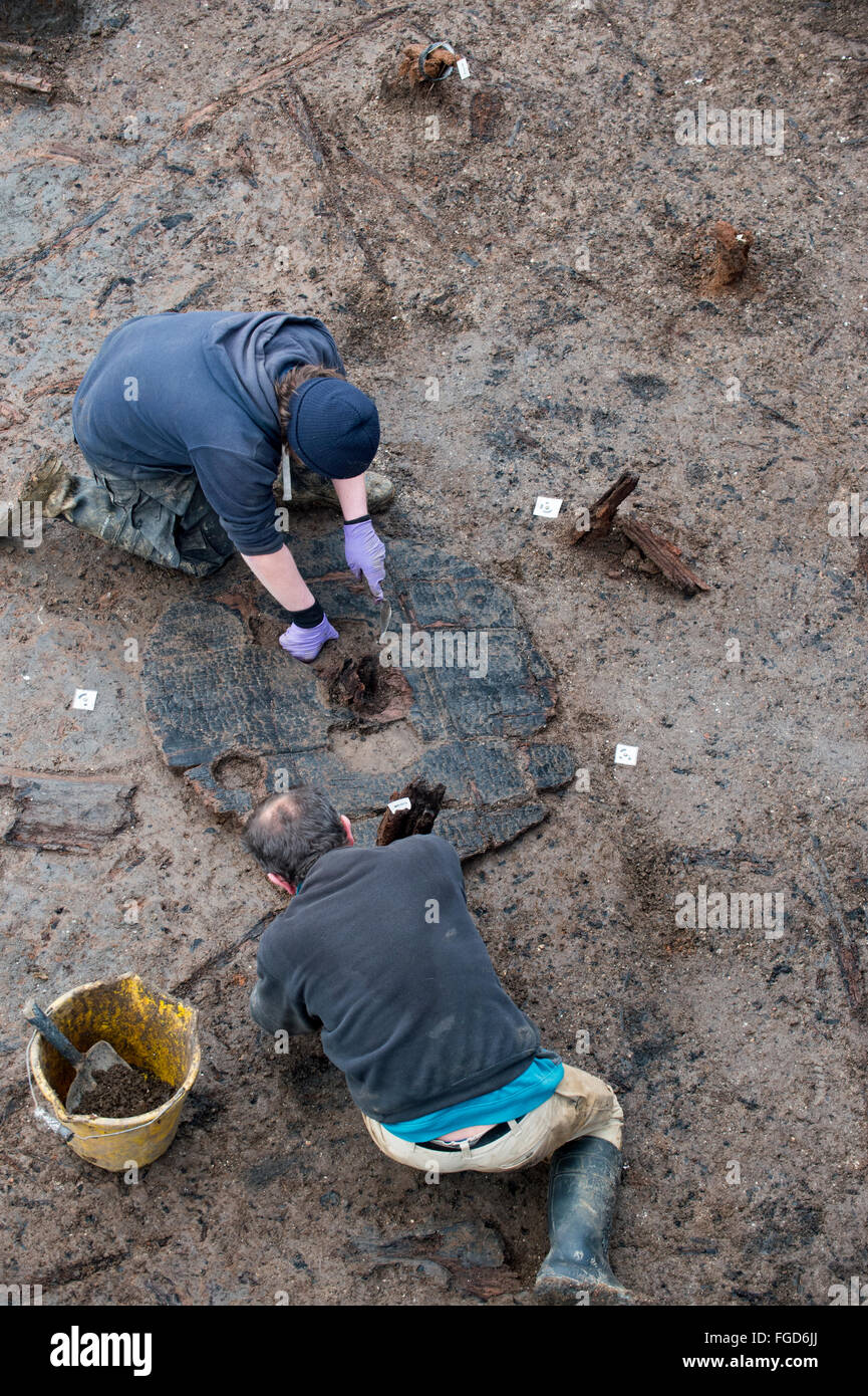 Archaeologists have uncovered a 3000 year old Bronze Age wheel at Must ...