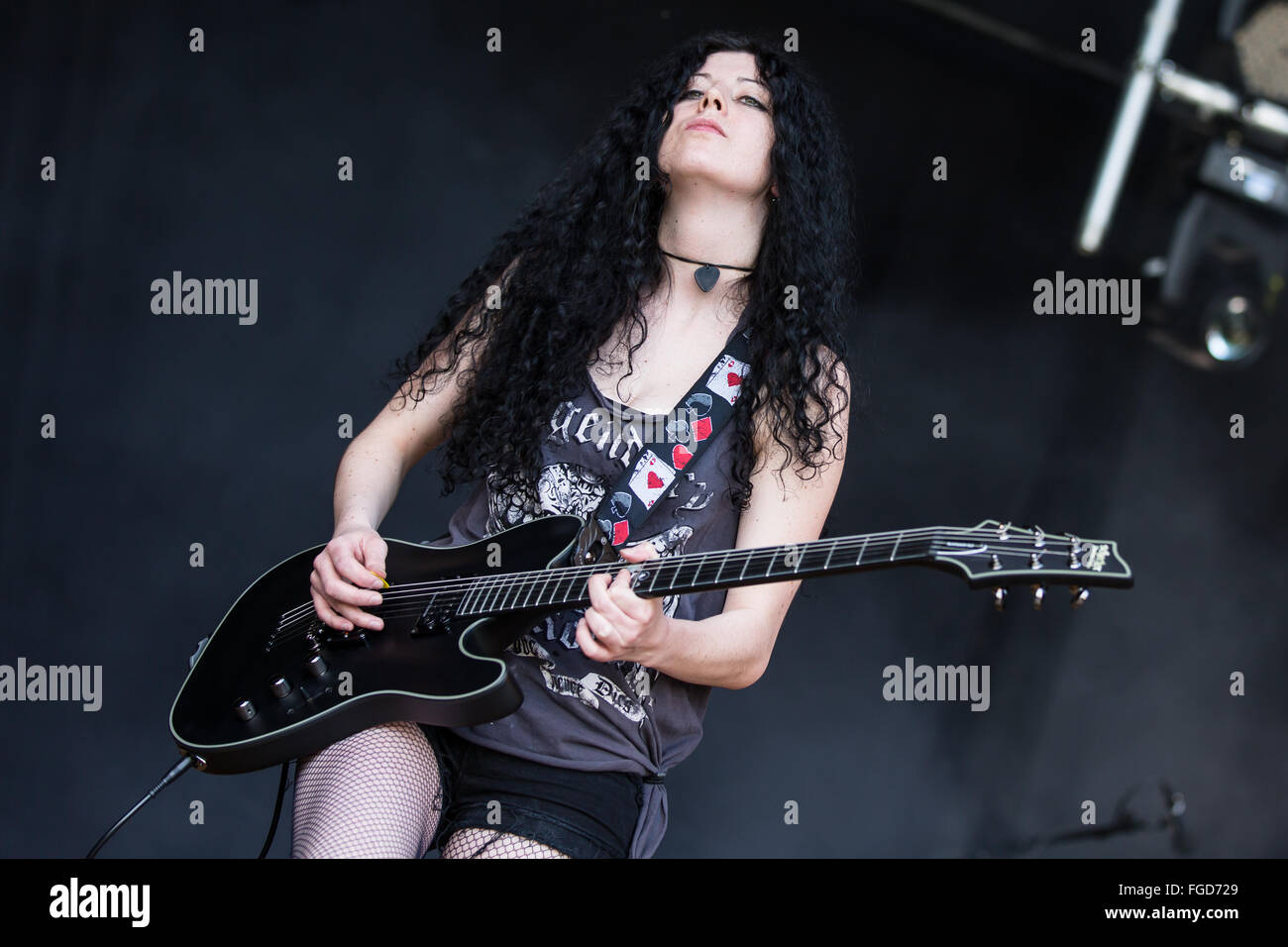 Rabbit and rock hi-res stock photography and images - Alamy