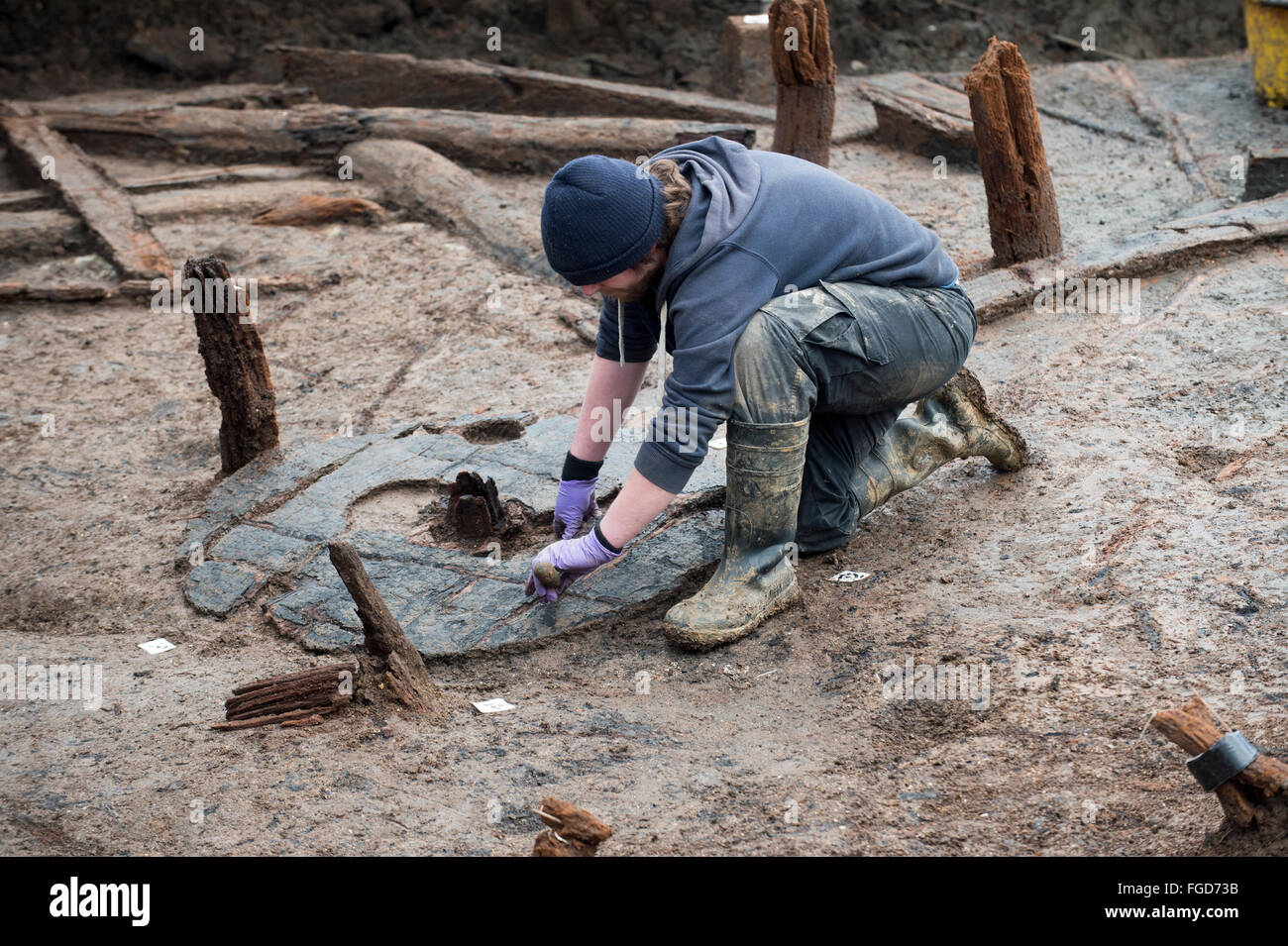 Archaeologists have uncovered a 3000 year old Bronze Age wheel at Must ...