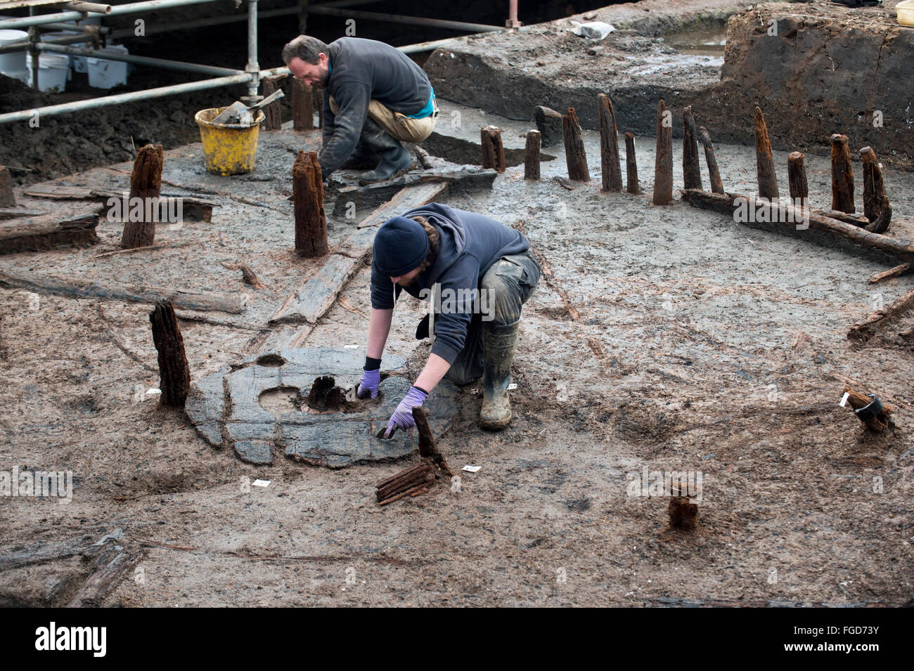 Archaeologists have uncovered a 3000 year old Bronze Age wheel at Must ...