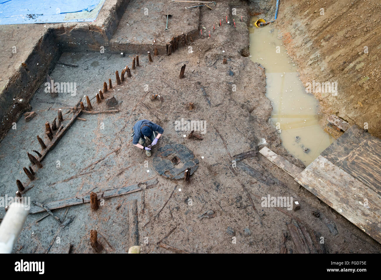 Archaeologists have uncovered a 3000 year old Bronze Age wheel at Must ...