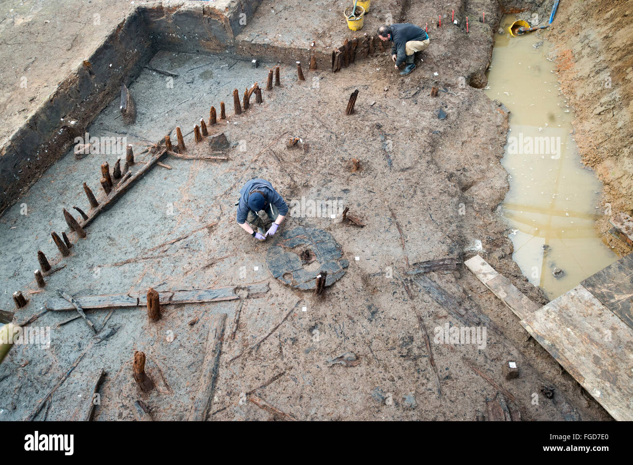 Archaeologists have uncovered a 3000 year old Bronze Age wheel at Must ...