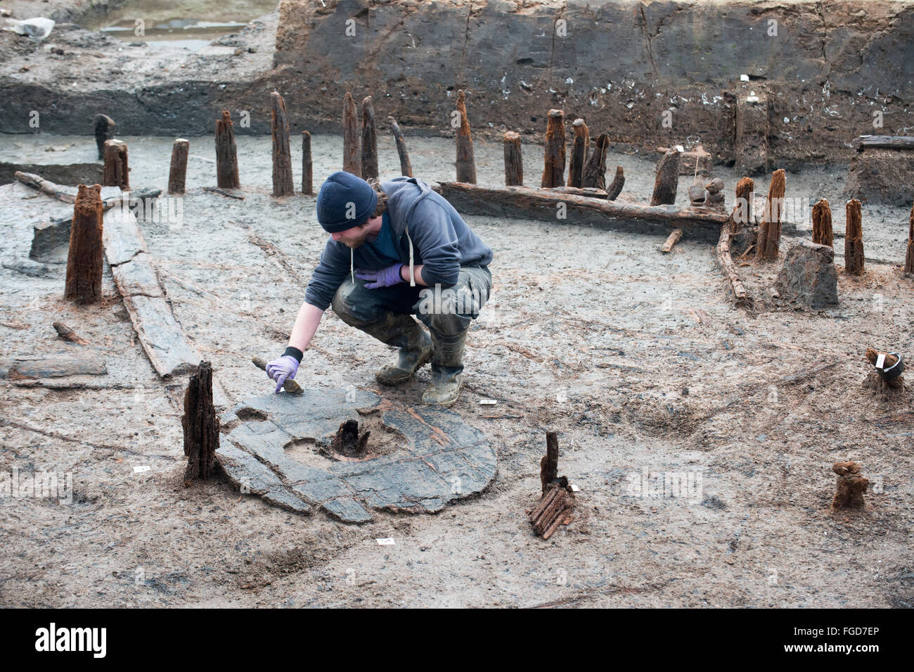 Archaeologists have uncovered a 3000 year old Bronze Age wheel at Must ...