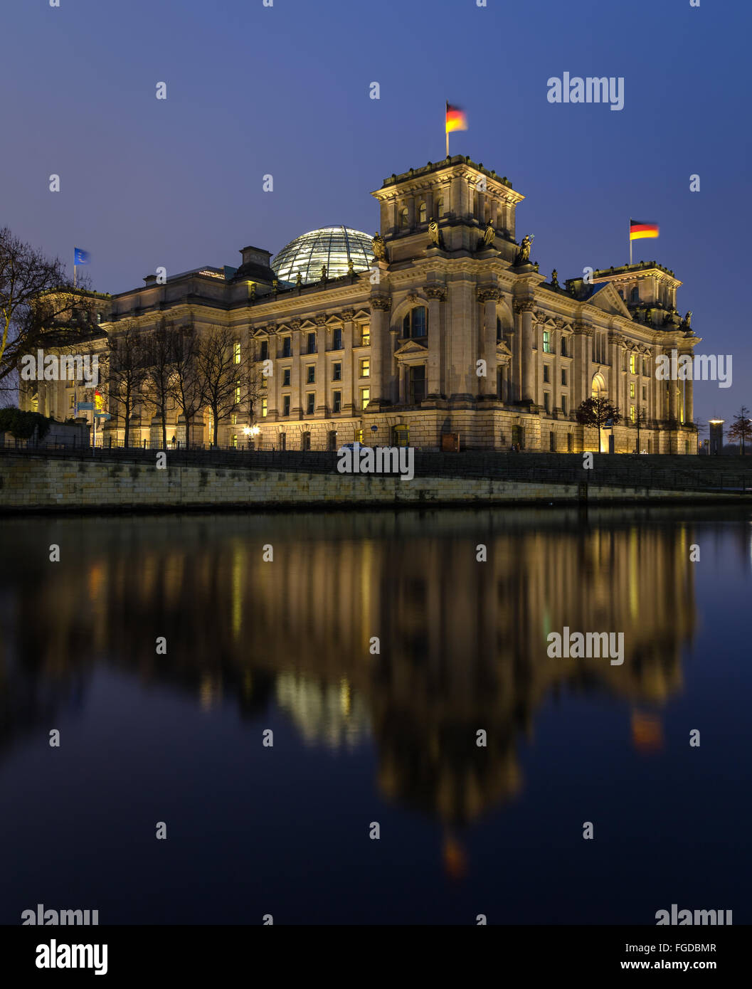 Kuppel reichstag hi-res stock photography and images - Alamy