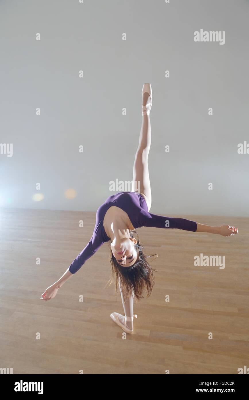 modern style ballet Stock Photo - Alamy