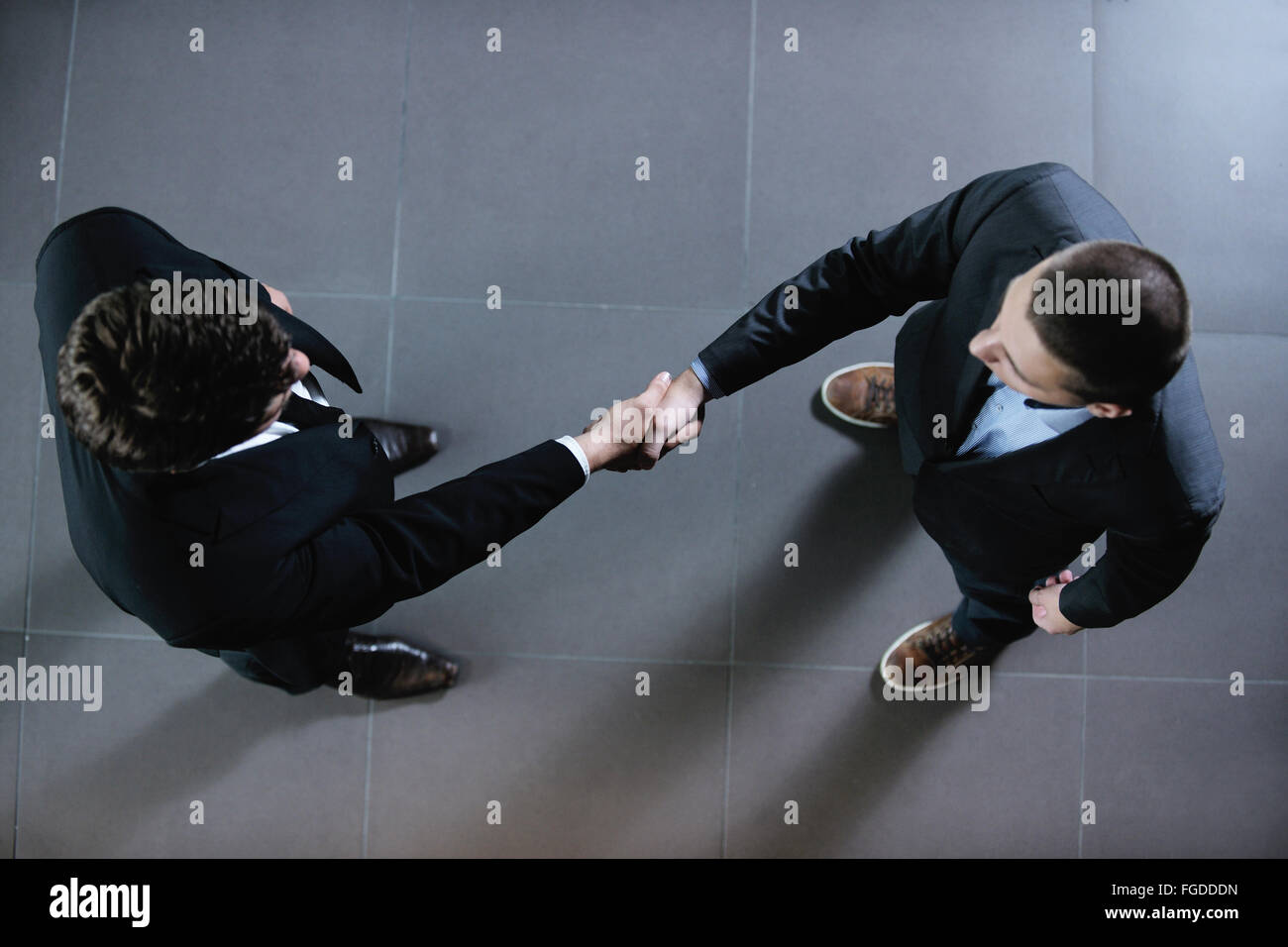 business people making deal Stock Photo - Alamy