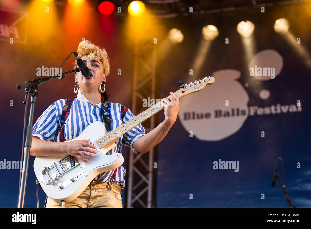 L sol hi-res stock photography and images - Alamy