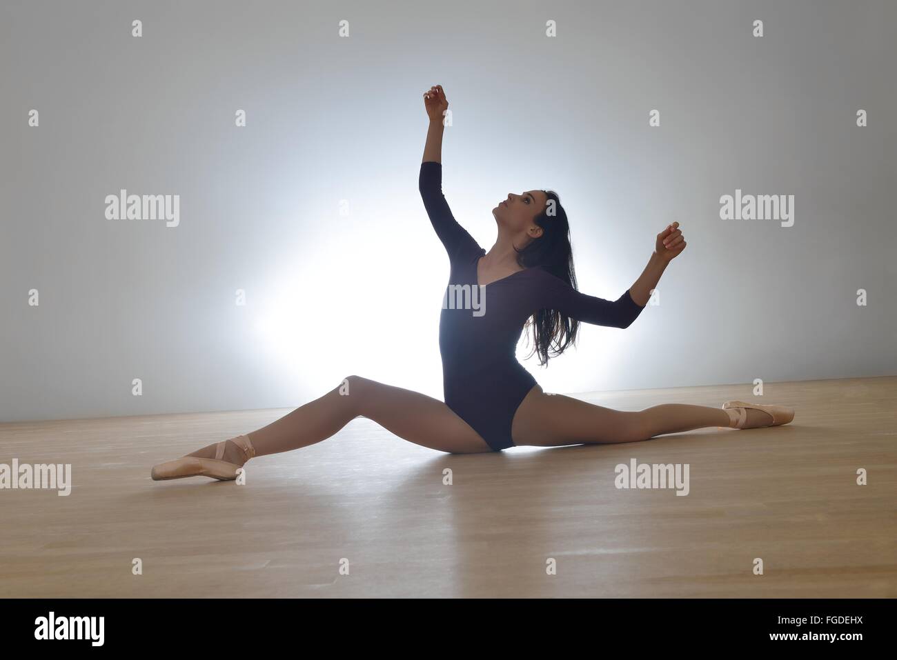 modern style ballet Stock Photo - Alamy