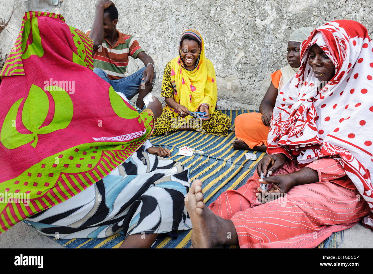 Women playing cards hi-res stock photography and images - Alamy